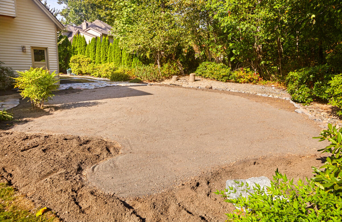 8 Landscape Drainage Tips For Your Home (2023)
